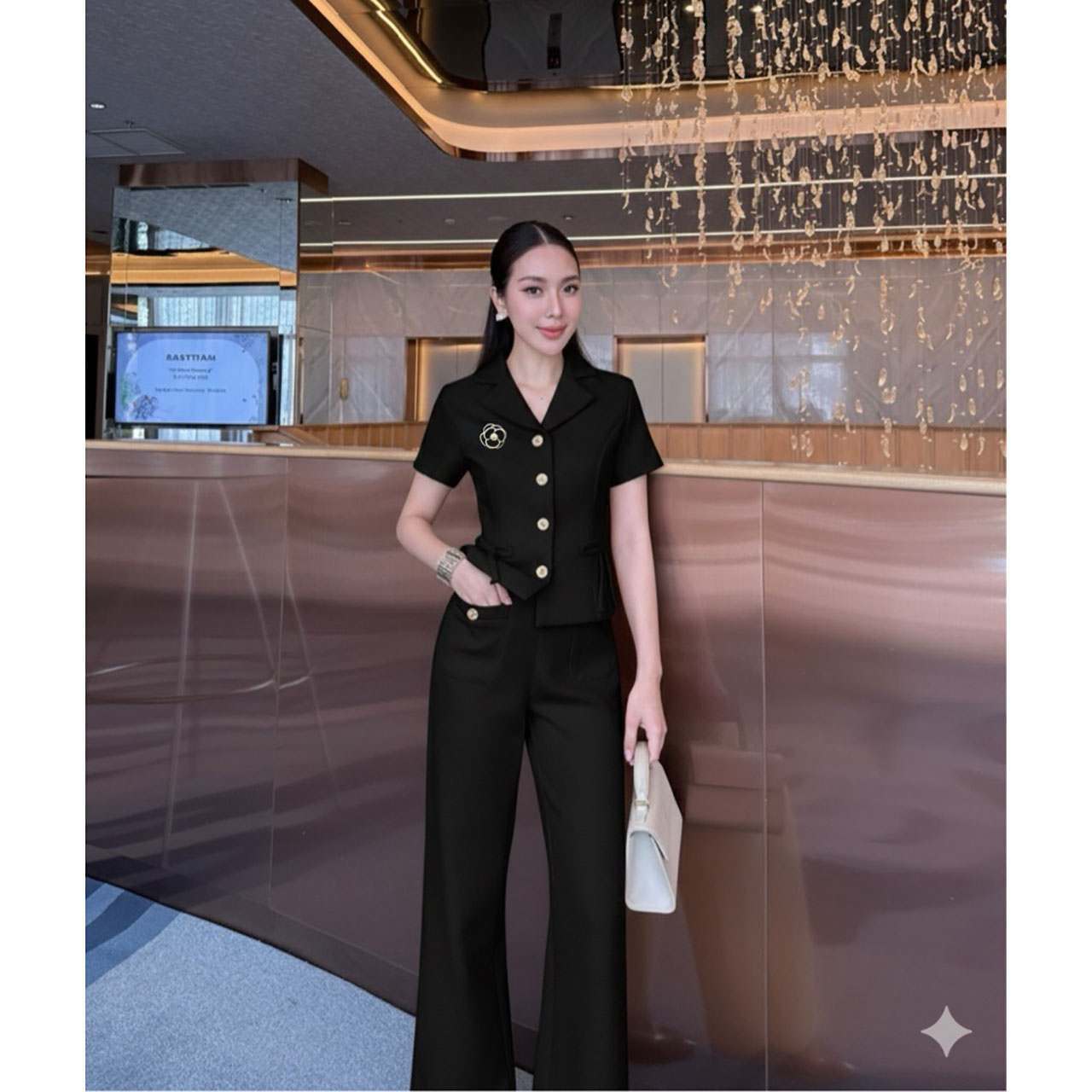 kudapy ชุดเซ็ทเสื้อ+กางเกง ตัวเสื้อออกแบบให้ดูเกร๋แต่งโบว์ที่ ...